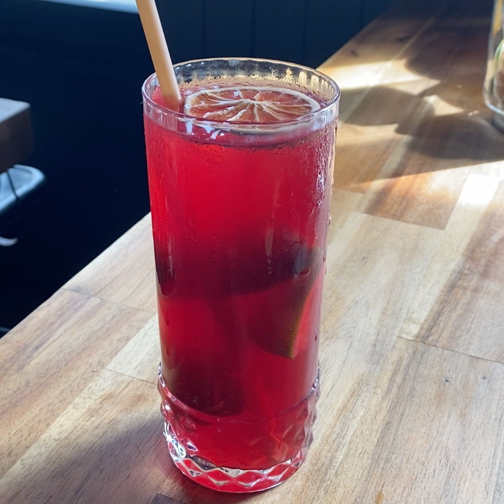 Découvrez la carte des boissons et planches | Indice